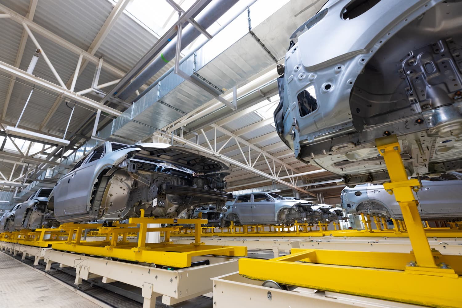 ¿Qué materias primas se necesitan para fabricar un coche? – WalterPack