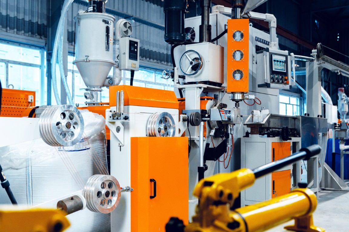 ¿Cómo es el proceso de extrusión de plástico?